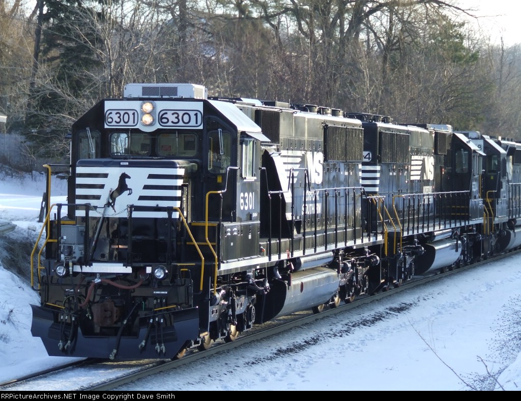 NS 6301 SD40e down the Slide in helper sevice